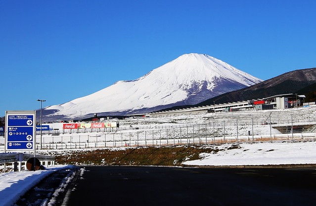 トヨタ「C-HR」に83人が同時試乗！お薦めモデルはどれだ？ (2016年12月6日掲載) - ライブドアニュース