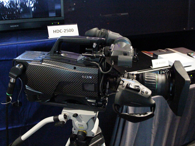 ソニー、スタジオ大型カメラ「HDC-2000」を発売 - ライブドアニュース