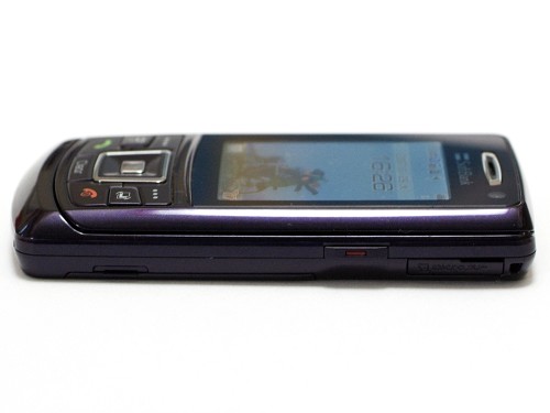 【画像】【ケータイラボ】3Gハイスピード対応！超薄型ケータイ「709SC」 4/4 - ライブドアニュース