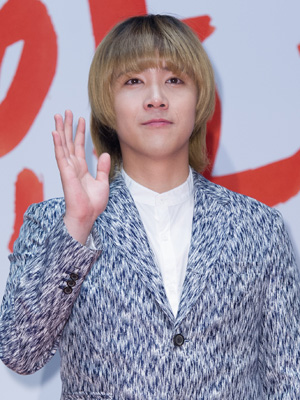 【画像】イ・ホンギ、映画初挑戦！記念すべき初めての撮影は、立ちションシーン＜韓国JPICTURES＞ - ライブドアニュース