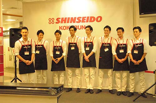 メンバー全員180cm以上のイケメングループ：SOLIDEMOがCD店1日店長に就任！ (2014年3月9日掲載) - ライブドアニュース