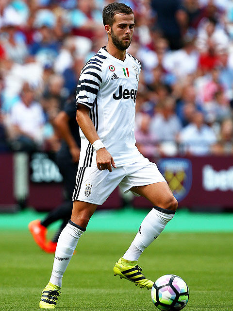 1G1Aのピャニッチ、ハーフタイムでの交代に「ふくらはぎに痛みがあった」 - ライブドアニュース