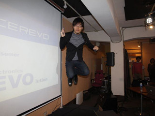 Cerevo、iPhoneでデジカメ操作できる「SmartTrigger」発売 - インターバル撮影などデモ - ライブドアニュース