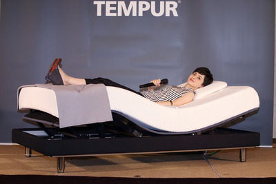 【画像】まるで無重力！？夢心地ベッド『テンピュール Zero-G Curve』を体験した！ - ライブドアニュース