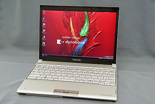 【気になるPC】HDDレスで848g！東芝モバイルノートPCの集大成「dynabook SS RX1」 - ライブドアニュース