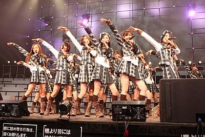 ｢AKB48｣初！コンサートが映画館で4日間連続生中継 - ライブドアニュース