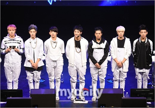 【画像】【PHOTO】GOT7、1stフルアルバム「Identify」発売記念ショーケースを開催“華麗なステージ” 15/15 - ライブドアニュース