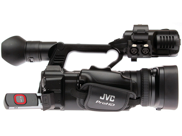 【画像】[NAB2013]JVCのGY-HM650が進化。4G LTEモデムをドッキングして収録しながらストリーミング送信が可能に 1/3 ...