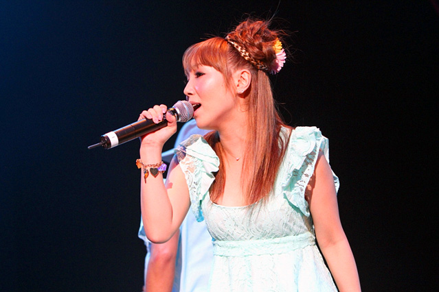 AZU、人生を変えた小田和正のカバーを披露 - ライブドアニュース