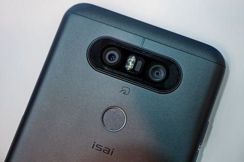 カメラとオーディオが光るau向け最新ハイエンドスマホ「isai Beat LGV34」を写真と動画で紹介！気になる超広角レンズの効果も試してみた【レポート】 - ライブドアニュース