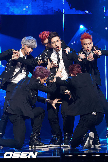 【画像】【PHOTO】VIXX「MCountdown」に出演“強烈なアイメイク” 2/2 - ライブドアニュース