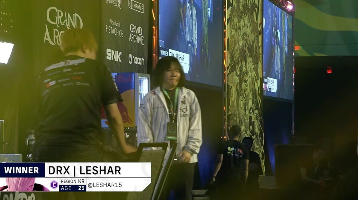 Combo Breaker 2025「スト6」部門の優勝はLeShar選手！ ルーザーズから勝ち上がり板橋ザンギエフ選手との決勝フルセットを制する - ライブドアニュース