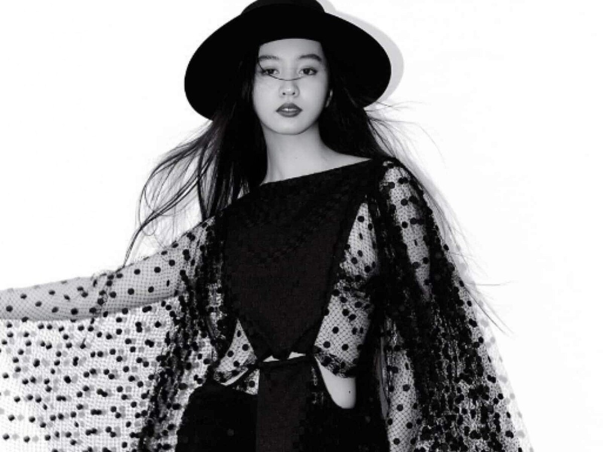 木村拓哉の娘・Koki,、透け感のある衣装姿のモデルショットを公開！ 美しい横顔際立つ姿に大反響 (2024年12月2日掲載) - ライブドアニュース