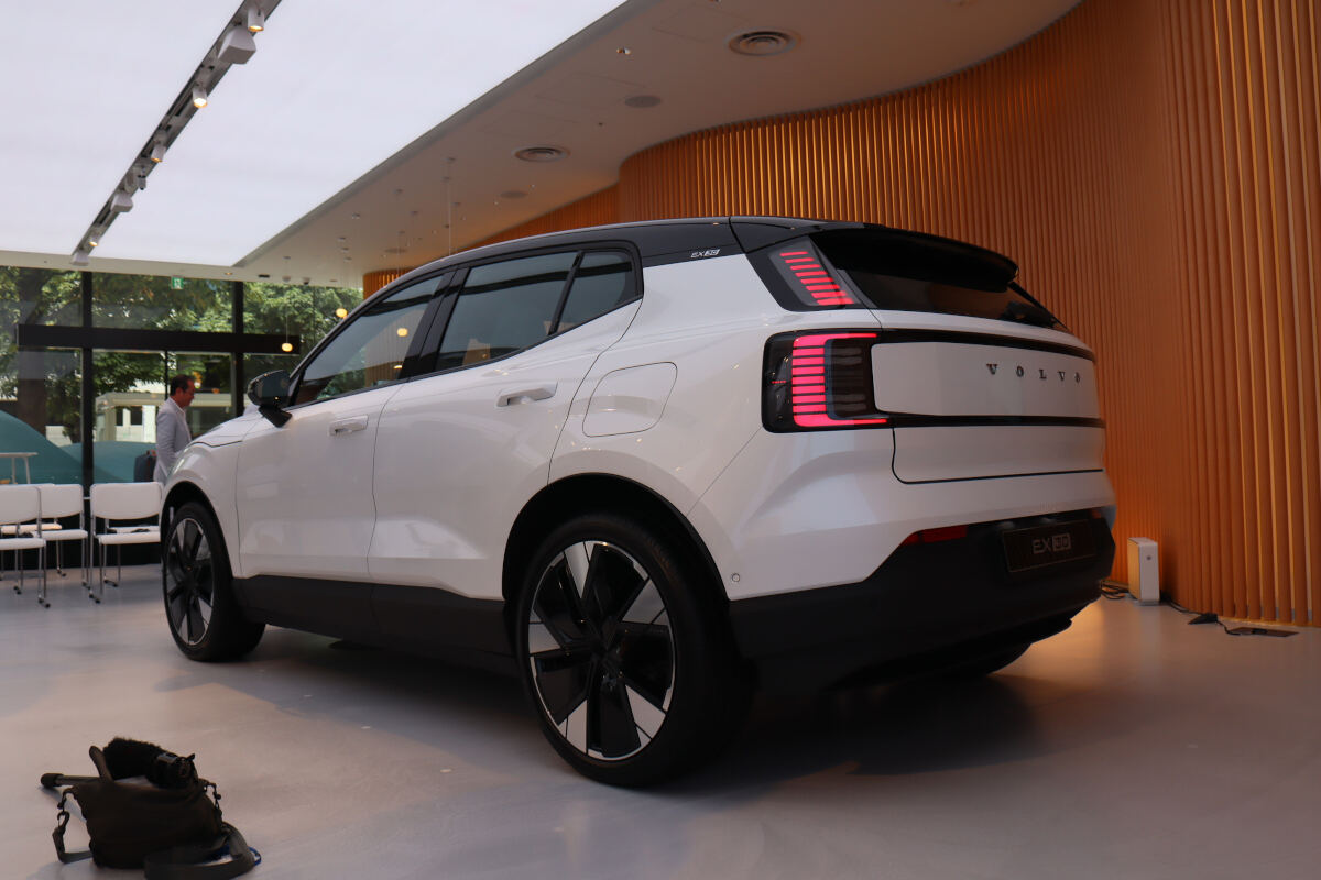 ボルボ史上最小のEV「EX30」がついに発売! 価格は559万円、航続距離は? - ライブドアニュース