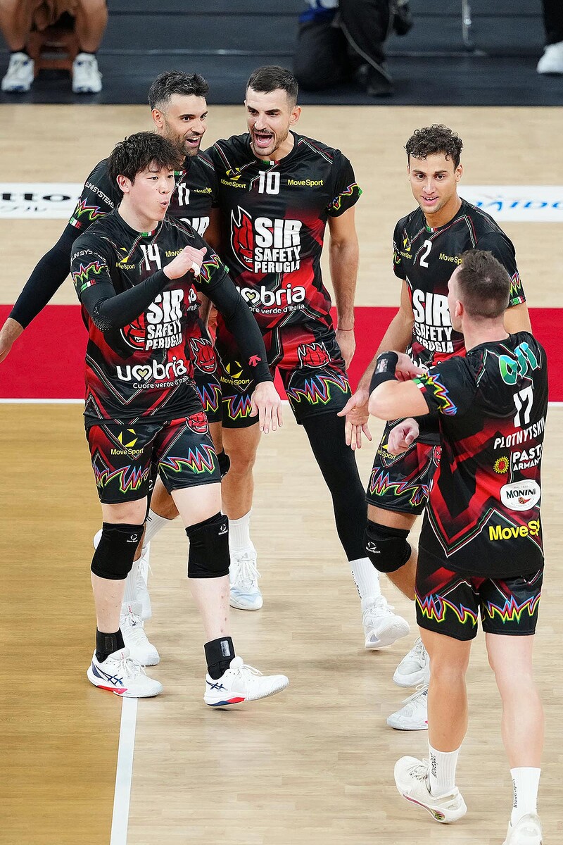 フジテレビ、男子バレー“2大エース”国内初対決を「TVer送り」で批判殺到…100万円の『プレミアムチケット』が品薄状態の人気っぷり - ライブドアニュース