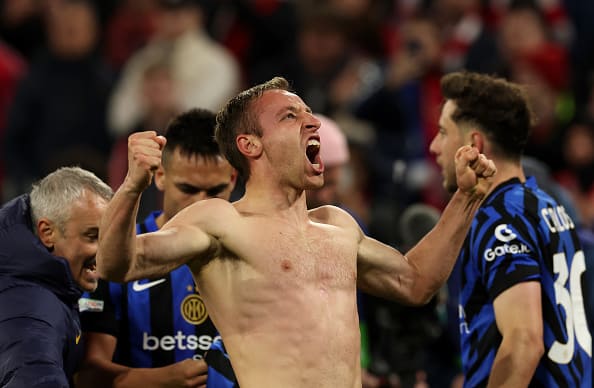 終盤に劇的展開！インテルが敵地でバイエルンに勝利！CL準々決勝1stレグ - ライブドアニュース