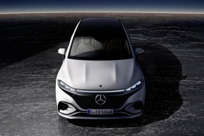 BEVはエンジン車と別の乗りものであるべき？ メルセデスEQS SUVに乗って感じた脅威の「演出力」 - ライブドアニュース