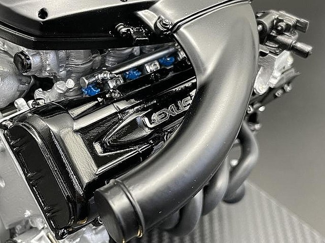 【画像】実機同様に専任スタッフがハンドメイドで組み上げてモデル化！ 究極のエンジンモデル「レクサスLFA 1LR-GUE」を発売 17/22 ...
