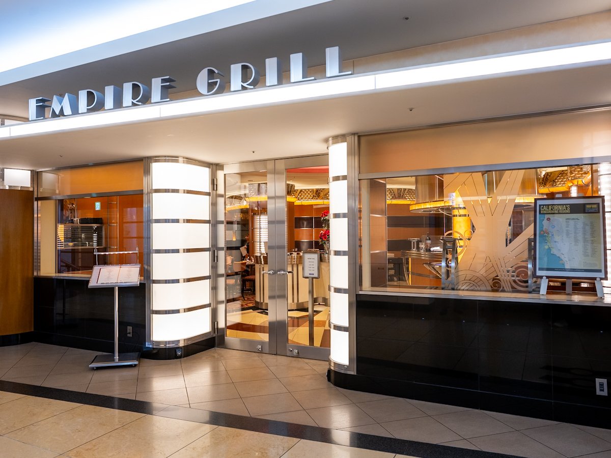 ランチとディナーはチャーム付き！ディズニーアンバサダーホテル「エンパイア・グリル」“Suisui Summer”スペシャルメニュー - ライブドアニュース