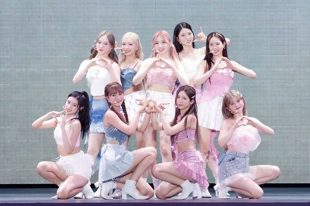 NiziU「WithUのみなさんが大好きです！」 スタジアムライブ開催 サプライズに涙 - ライブドアニュース