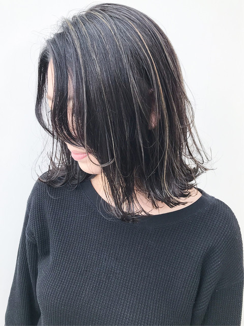 無難なミディアムヘアから卒業！抜け感を＋した最新ヘア - Peachy - ライブドアニュース