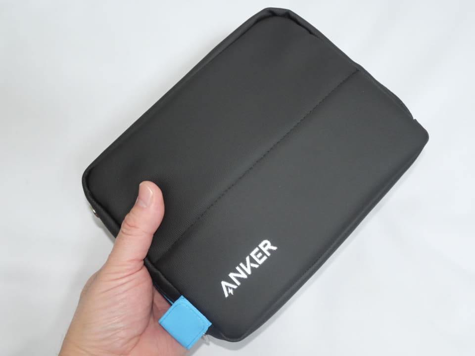 [本日の一品]デジタル小物をすっきり収納、自立もできるガジェットポーチ「Anker Smart Pouch」 - ライブドアニュース