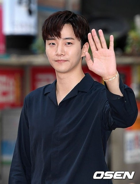 【PHOTO】2PM ジュノ＆チョン・リョウォン＆チャン・ヒョクら、ドラマ「油っぽいメロ」打ち上げに出席 (2018年7月18日掲載) - ライブドアニュース