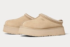 UGGのビューティー＆ユース別注厚底シューズ、ふわふわライニングのスリッポン「タズ」 - Peachy - ライブドアニュース