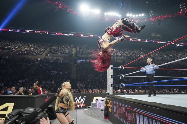 【WWE】イヨ・スカイが世界王者リブに惜敗 「レッツゴー、イヨ！」のチャントも…王座奪取ならず (2024年12月15日掲載) - ライブドアニュース