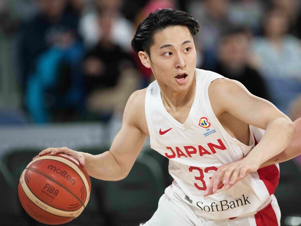 富樫勇樹28歳167cmと河村勇輝21歳172cm。バスケ日本代表「ふたりのユーキ」の正ポイントガード争い - ライブドアニュース