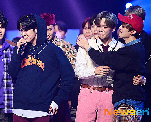 【画像】【PHOTO】VERIVERY、デビュー後初！11/23放送「SHOW CHAMPION」で1位を獲得 2/4 - ライブドアニュース
