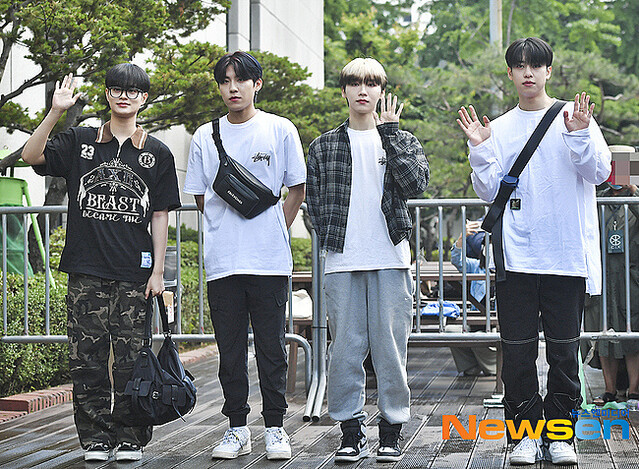 【PHOTO】AB6IX、CIX、fromis_9、BOYNEXTDOORら「ミュージックバンク」収録のため放送局へ（動画あり） - ライブドアニュース