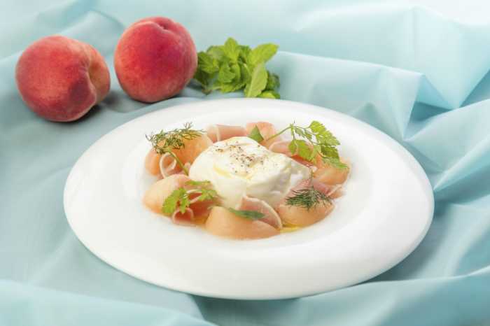 【CheeseTable】桃とチーズの組み合わせを堪能できる、期間限定メニューが登場☆ - Peachy - ライブドアニュース