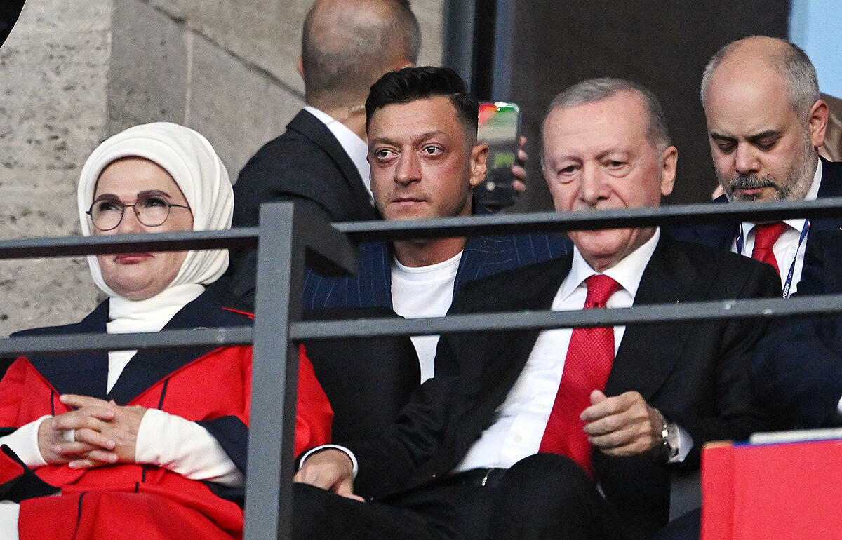 エジル氏が旧知のエルドアン大統領の後ろ盾でトルコの政界に進出 - ライブドアニュース