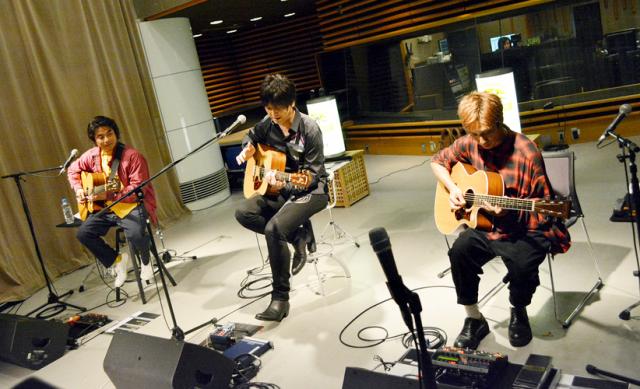 Perfume、YMO、演歌まで！ 3本のアコギで魅了するDEPAPEPEのライブ - ライブドアニュース