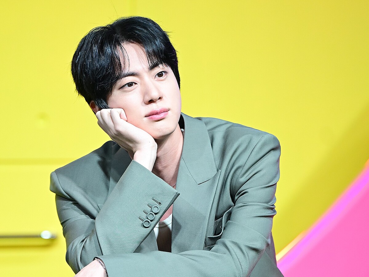 BTS・JIN、新曲『Don’t Say You Love Me』MVで共演女優と見せる儚く美しい感性…ポスター公開 - ライブドアニュース