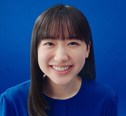 芦田愛菜の新CM、スタジオ入りではきちんと“立ち止まって挨拶”する姿も - ライブドアニュース