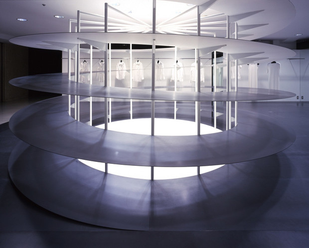 近藤康夫が手掛けた店舗空間や什器に迫る展覧会「デザイン百貨店」開催、倉俣史朗の名作チェアも展示 - ライブドアニュース