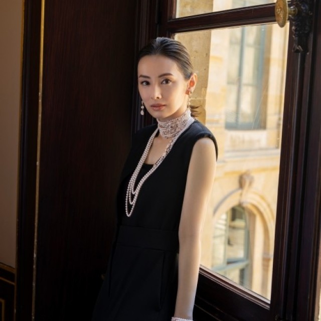 MIKIMOTO、新作ハイジュエリー「Les Pétales」をパリで発表。北川景子が纏う“花びら”の煌めき - Peachy - ライブドアニュース