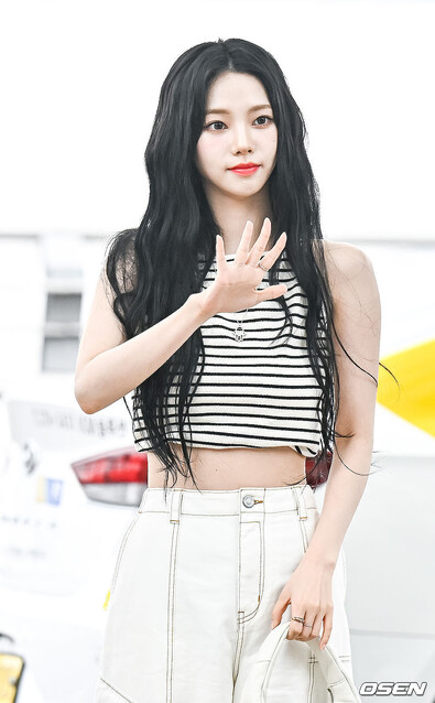 【画像】【PHOTO】aespaのKARINA、NINGNING、WINTER、海外スケジュールのためアメリカへ出国（動画あり） 6/15 ...