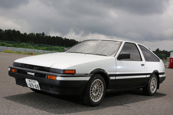 「意外と遅い」「レビンのほうが人気」「色は赤黒」！ いま「神車」扱いの「AE86」の当時をリアタイ世代が語る - ライブドアニュース