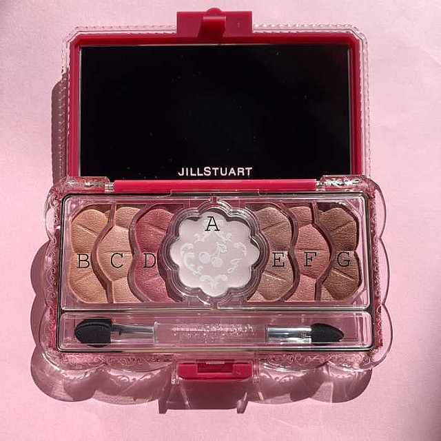 【JILLSTUART】豪華で大人なかわいさのクリスマスコフレが登場♡ - Peachy - ライブドアニュース