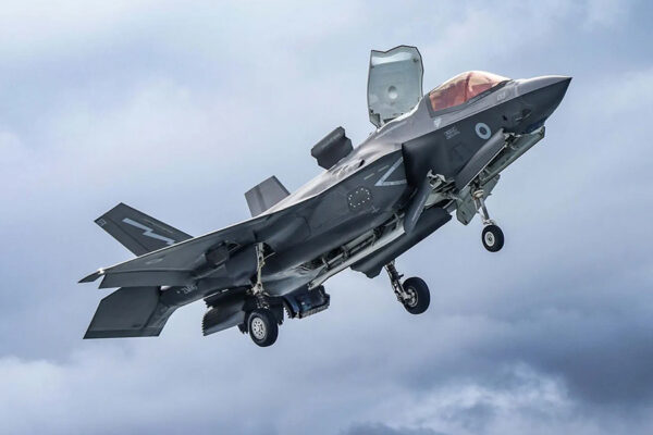 イギリスのF-35B 要求された任務を3分の1しか行えない!? その驚愕の報告とは (2025年7月16日掲載) - ライブドアニュース