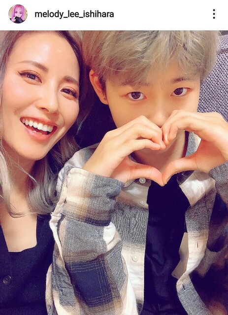 MIYAVIの妻・melody．13歳長女と顔出しショット「美人過ぎ」「そっくり」と反響 - ライブドアニュース