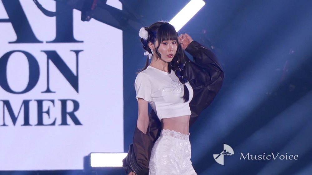 ウエスト50.7cm人気インフルエンサー・ゆりにゃ、驚異のスタイルで圧巻ランウェイ - ライブドアニュース