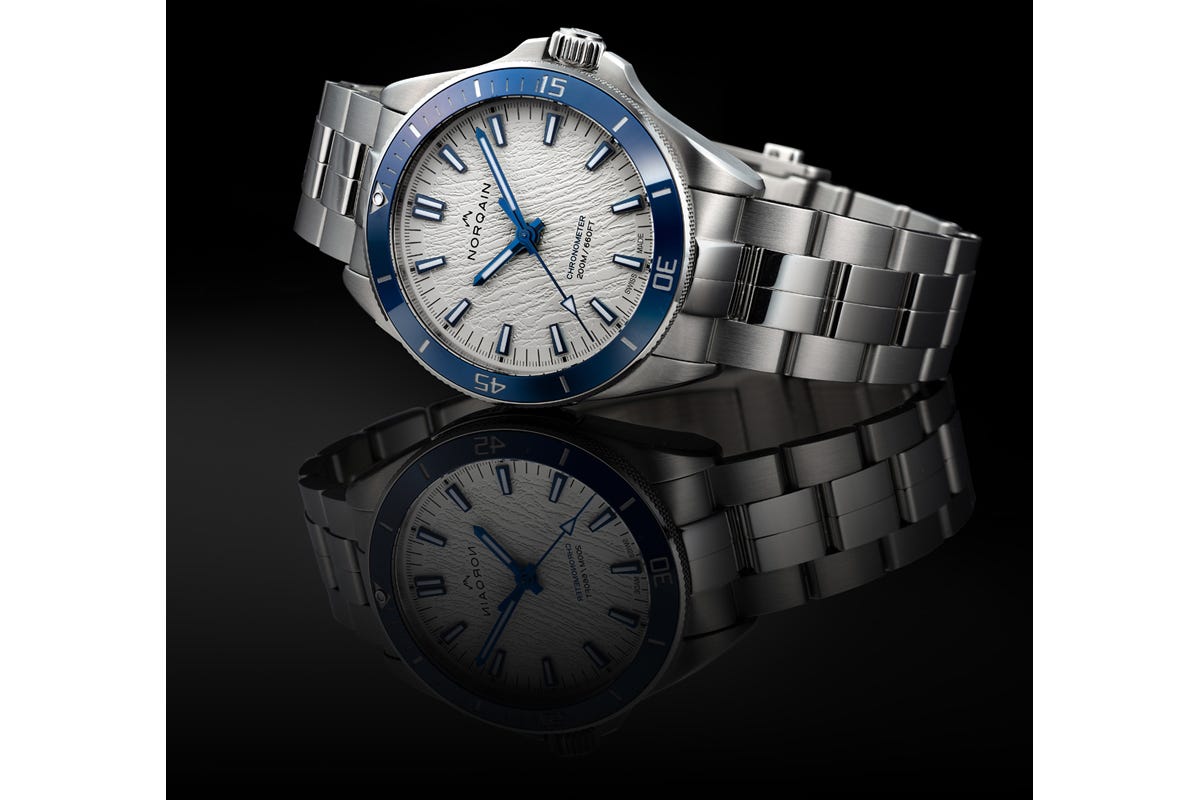 ノルケイン、富士山をシンボルにしたモデル「NEVEREST MT. FUJI SPECIAL EDITION」発表 - ライブドアニュース