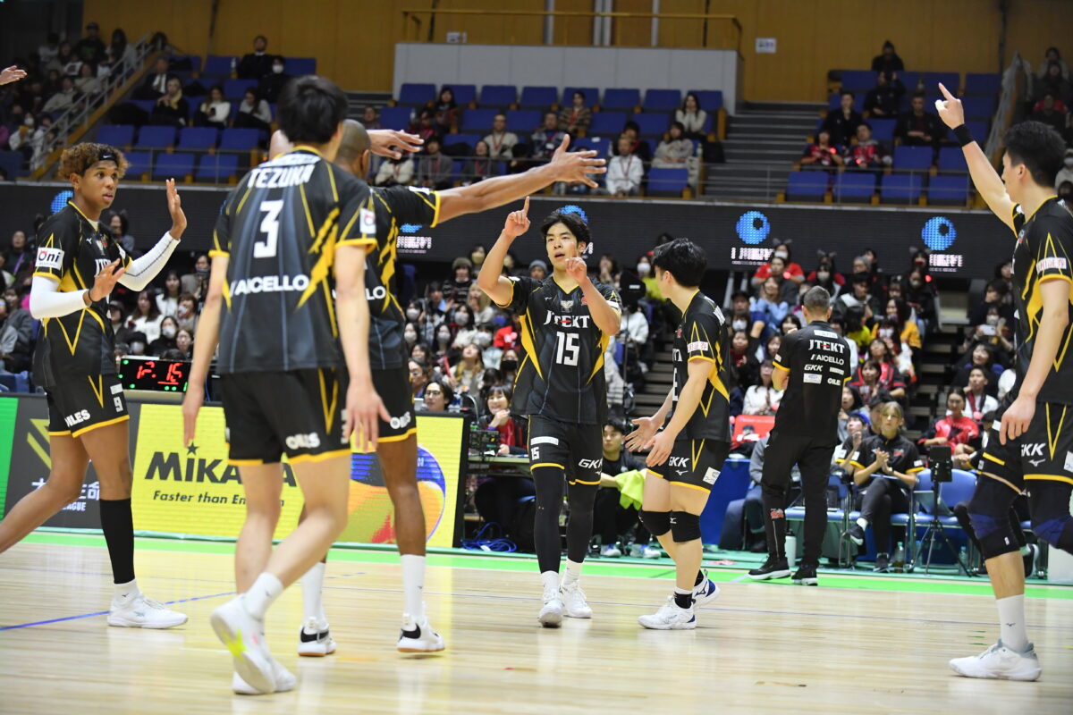 STINGS愛知が快勝！ ホームのヴォレアス相手にリベロの小川智大が気迫あふれるプレーを見せる【大同生命SVリーグ男子第9節GAME2】 - ライブドアニュース