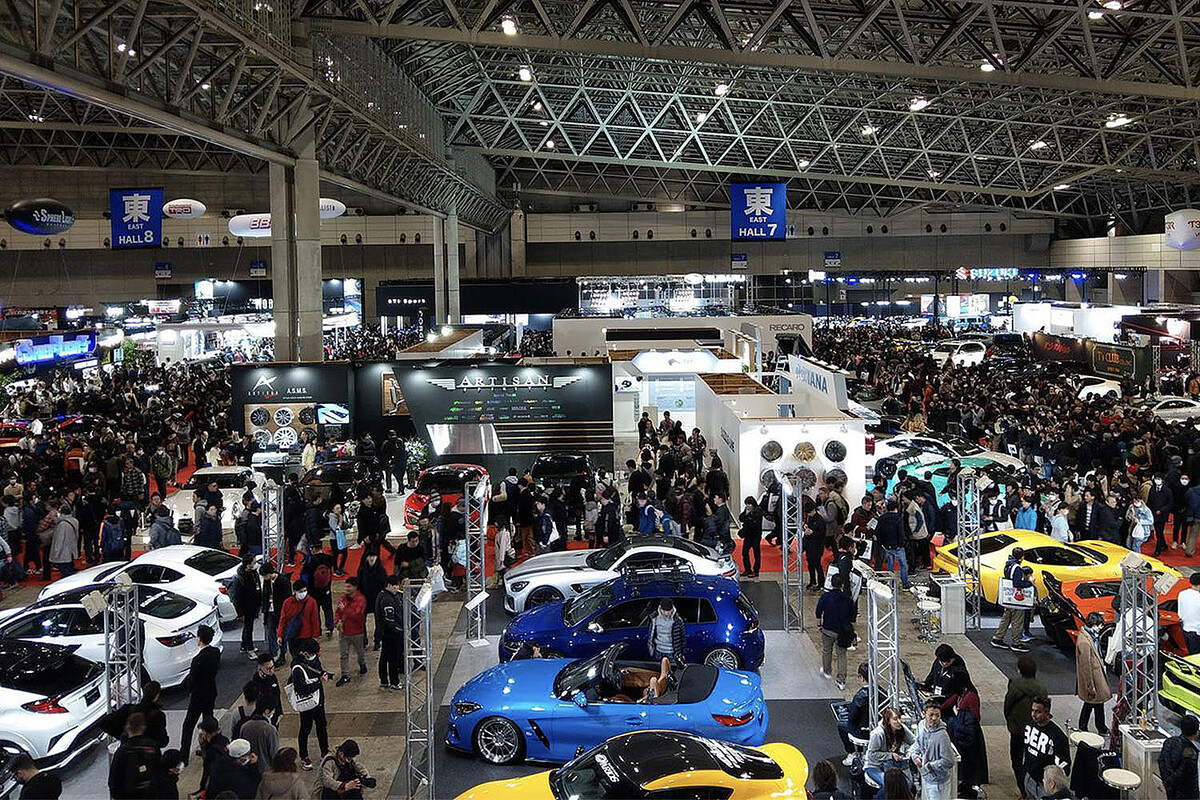 【画像】むさ苦しいWEB CARTOP編集部に4人の美女が降臨!! 2024年1月開催の東京オートサロンのイメージガール「A-CLASS」がやってきた！ 8/8 - ライブドアニュース