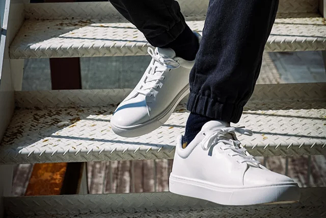 新色登場！ キレイを維持できる撥水・防汚・耐傷性を備えた多機能レザースニーカー - ライブドアニュース