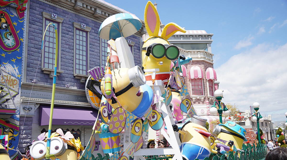 【画像】USJ、新アトラクション「ミニオン・ハチャメチャ・ミッション ～大悪党への道～」を発表。2025年夏開始！電気銃を持って体験する初のムービング・ウォークウェイ式シューティング 10/ ...